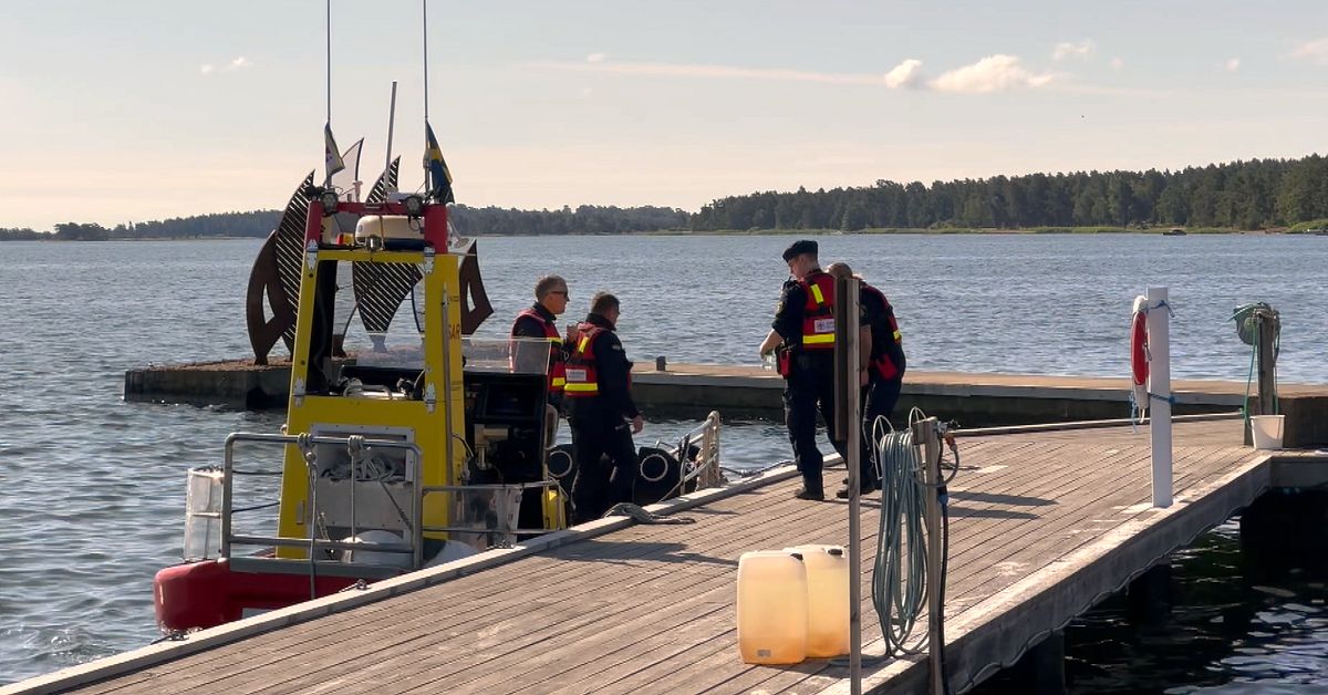Tom segelbåt drev i havet – polisen söker försvunnen person | SVT Nyheter