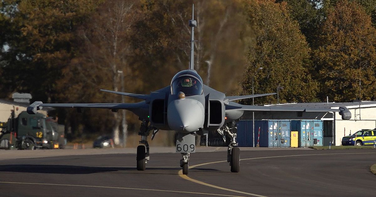 Flygvapnet tog emot nya JAS 39 Gripen E på Skaraborgs flygflottilj F7 ...