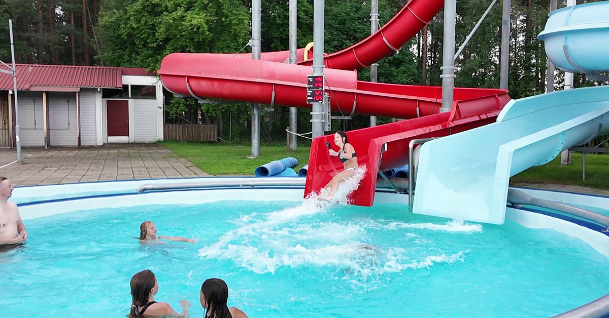 Toppsommar för utebad i Västerbotten: ”Kunde inte se gräset” | SVT Nyheter
