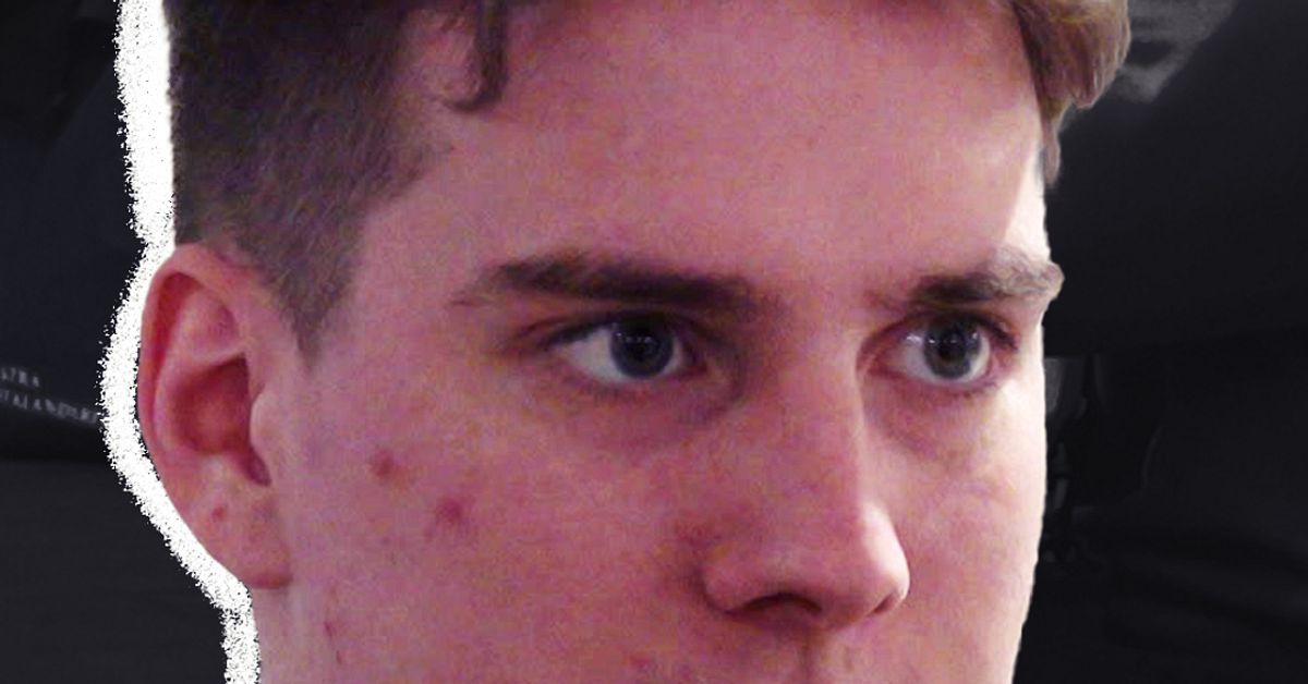 Oleksandr, 19, klev på en landmina | SVT Nyheter