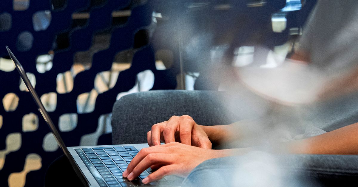 Tekniska problem med molntjänster | SVT Nyheter