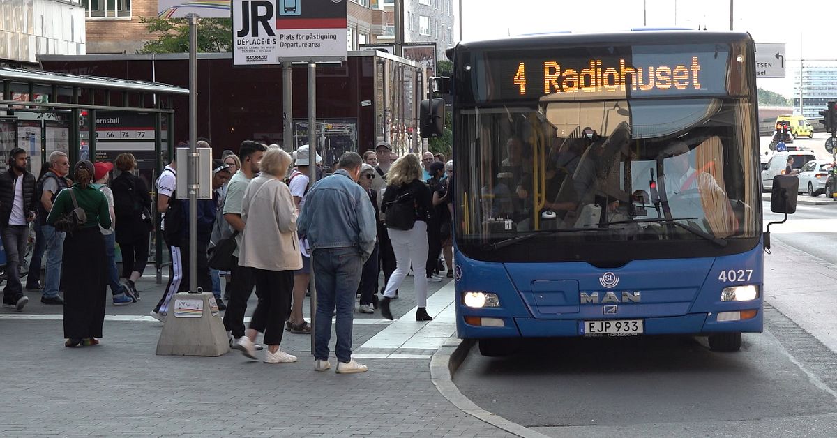 4:ans buss får fler egna bussfiler – färre till biltrafiken | SVT Nyheter