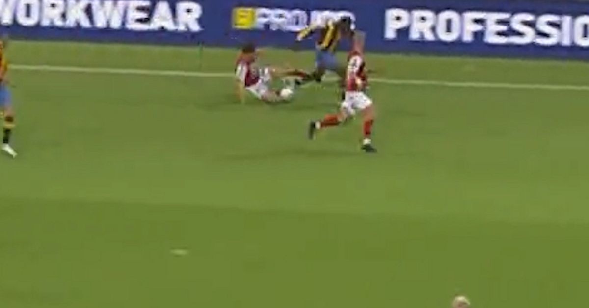 Axel Henriksson kommenterar sitt gula kort som han fick mot Hammarby ...