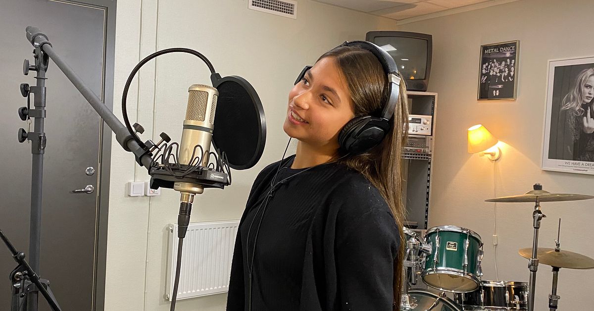 Bianca, 13, från Sandviken tävlar i Hello Mello | SVT Nyheter