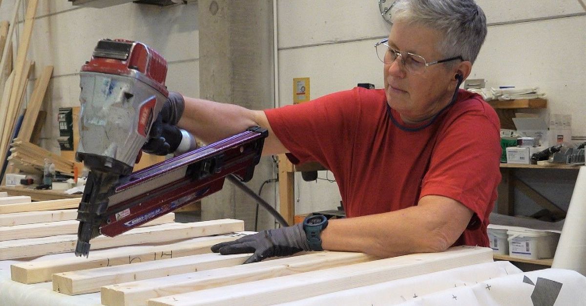 Efter varsel – nu återanställer Dalahus i Linghed uppsagda | SVT Nyheter