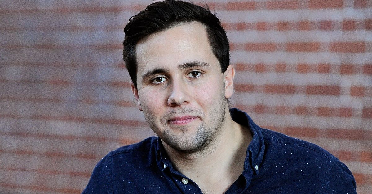 Muf-ordföranden Benjamin Dousa slutar | SVT Nyheter