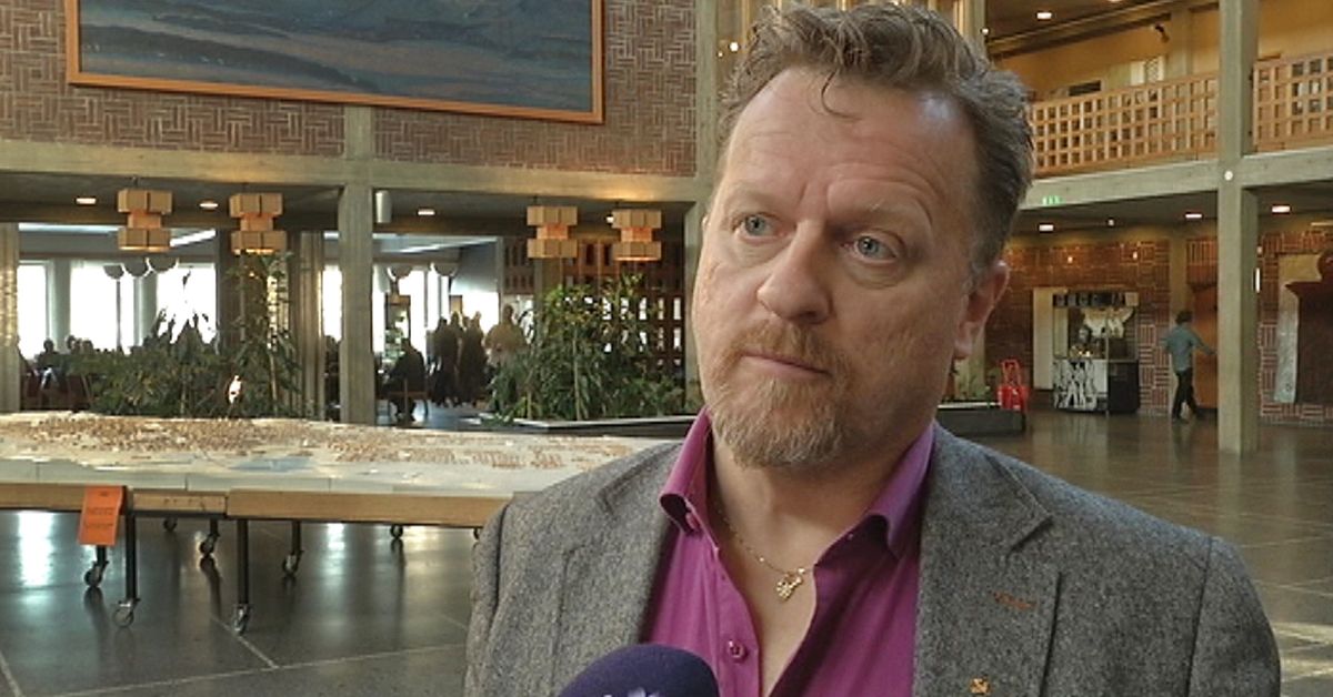 Ex-kommunalrådet blev politisk vilde: ”En fri man i staden” | SVT Nyheter