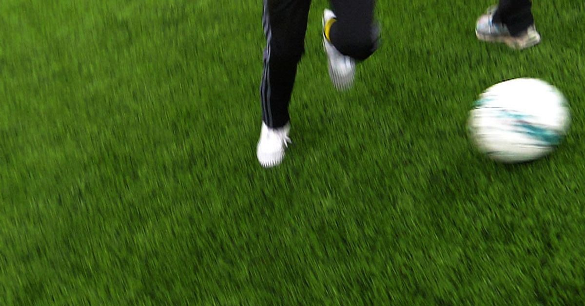Fotbollsmatch för barn urartade – tränare polisanmäld | SVT Nyheter