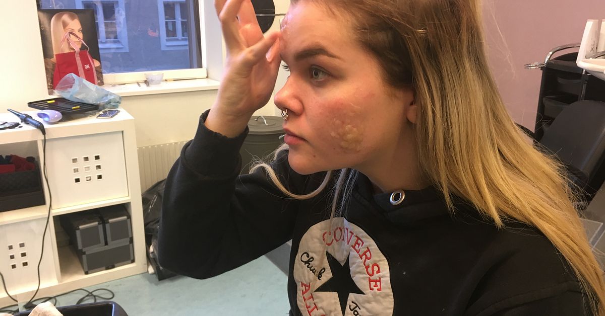 Här förvandlas Tuva till demonisk zombie | SVT Nyheter