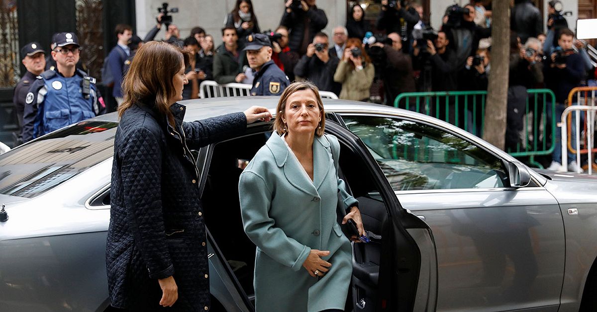 Katalanska separatister inför domstol i Madrid | SVT Nyheter