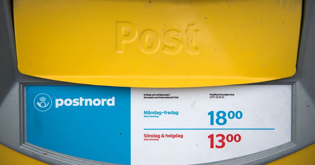 Postnord-bil med post stulen i Uddevalla | SVT Nyheter