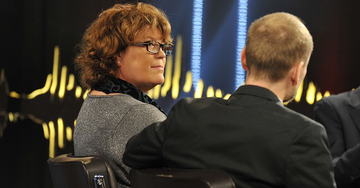 Anne Holt: ”Guillou en klok man som säger dumma saker” | SVT Nyheter