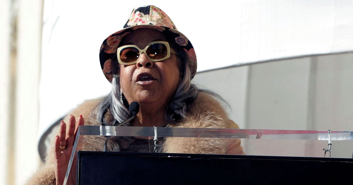 Sångerskan och skådespelaren Della Reese är död | SVT Nyheter