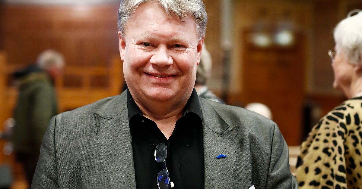 Kommunalrådet Lars Hansson utesluts från SD | SVT Nyheter