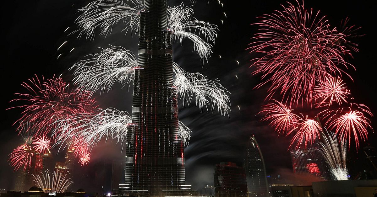 Dubai slog världsrekord i fyrverkerier | SVT Nyheter