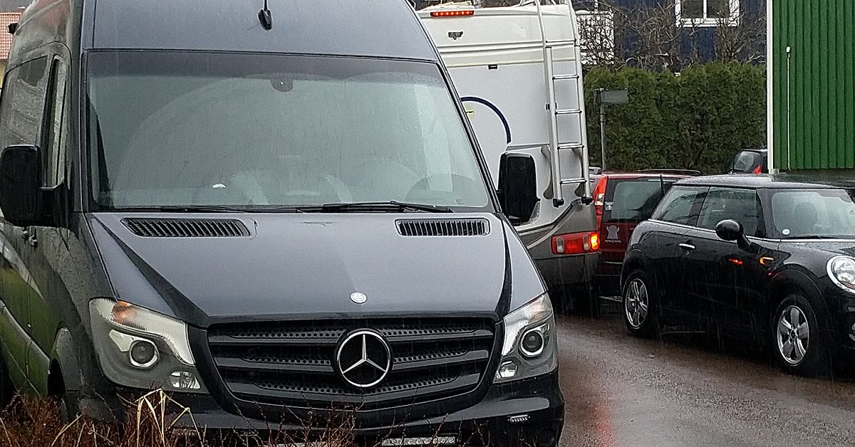 Två personer släpps efter misstänkt mord i Kålltorp | SVT Nyheter