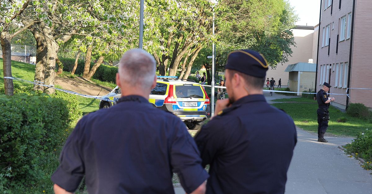 Man Skjuten Av Polis Misstänks För Knivattack Svt Nyheter