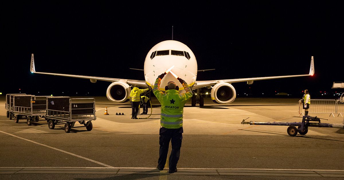 Flygkaos i Grekland – hundratals svenskar strandade | SVT Nyheter