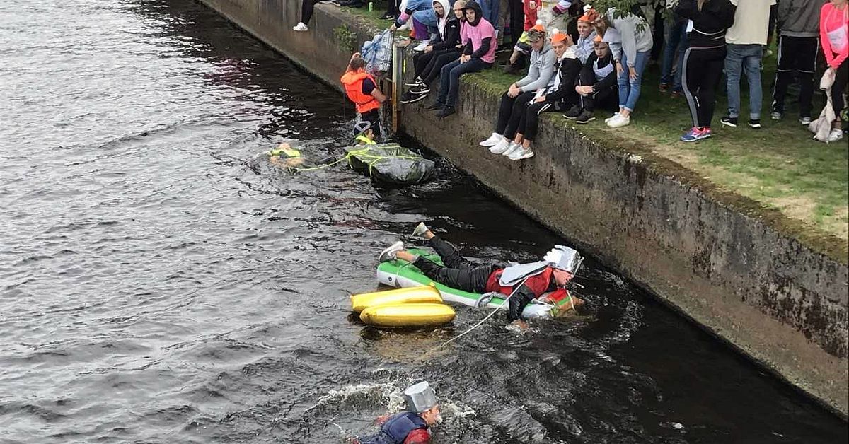 Se när årets nollning avslutades | SVT Nyheter