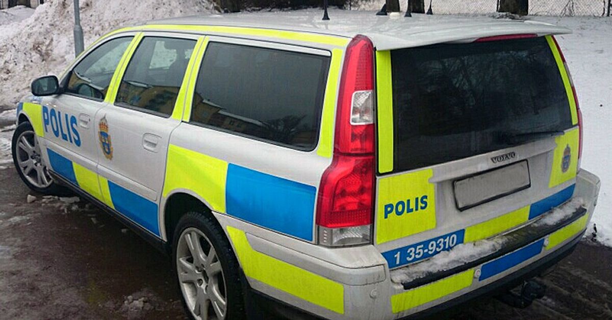 Här hämtar han tillbaka sin privata polisbil | SVT Nyheter