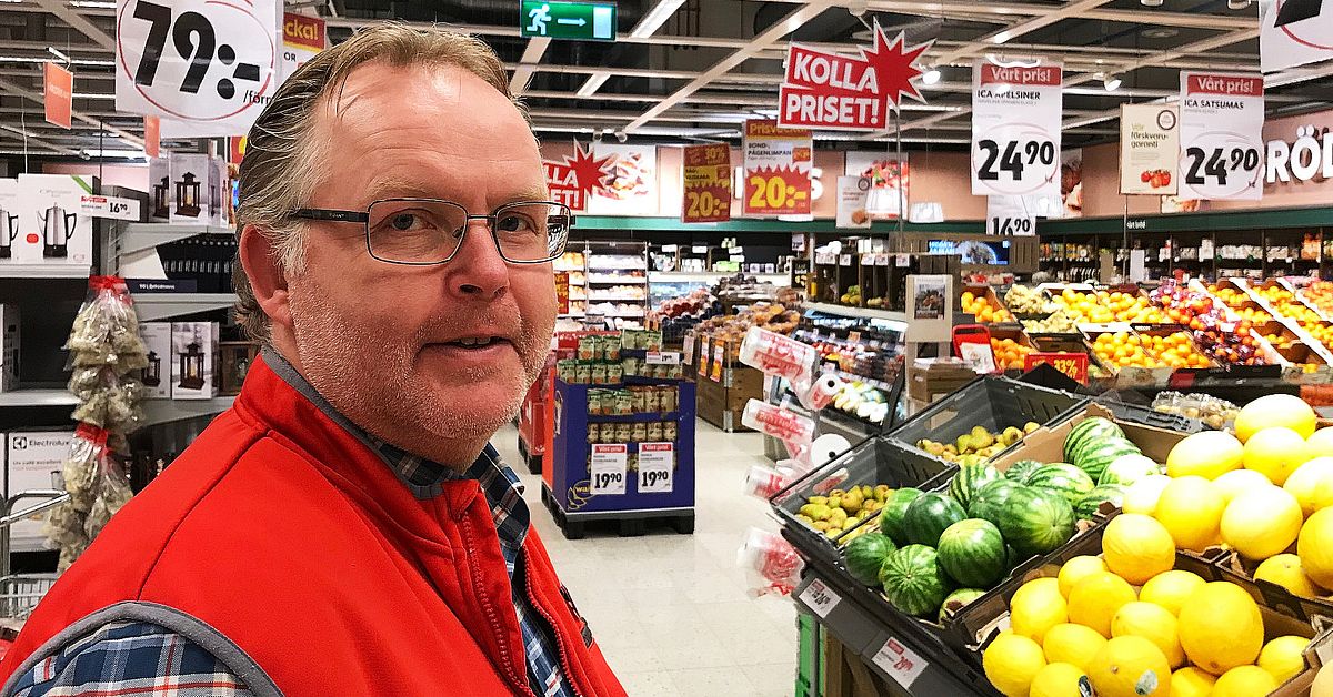 Handlaren Stefan bjuder ensamma på julbord | SVT Nyheter