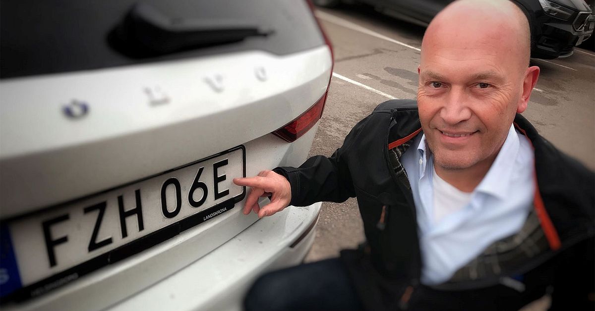 Nu finns de nya registreringsskyltarna på våra vägar | SVT Nyheter