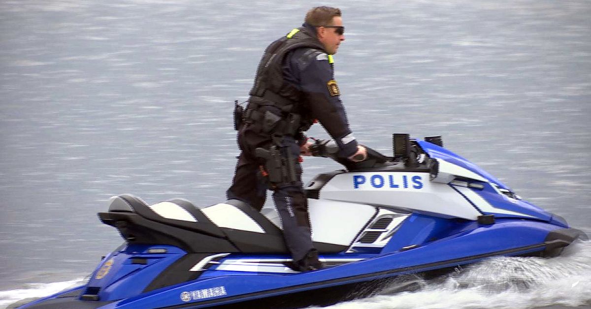 Vattenskotrar – polisens nya vapen mot sjöbuset | SVT Nyheter