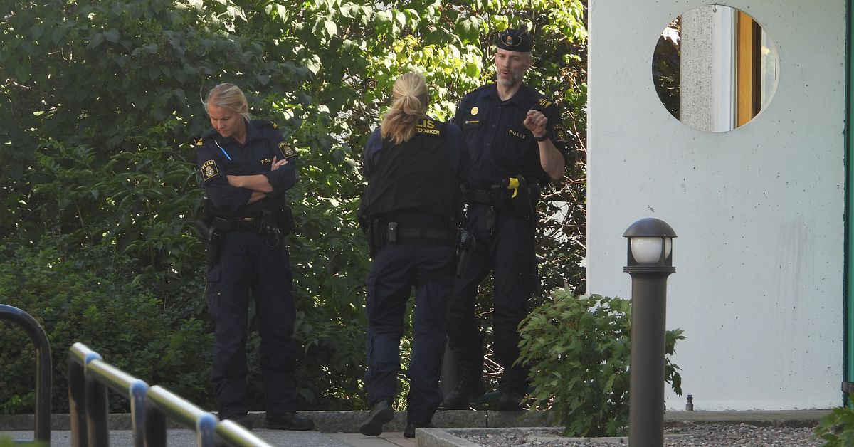 Man Allvarligt Knivskuren I Tensta Misstänkt Mordförsök Svt Nyheter