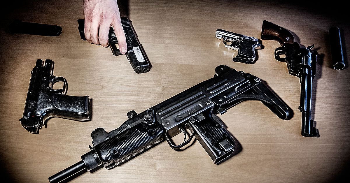 Tre Män Ska Ha Sålt Vapen åtalas För Grovt Vapenbrott Svt Nyheter