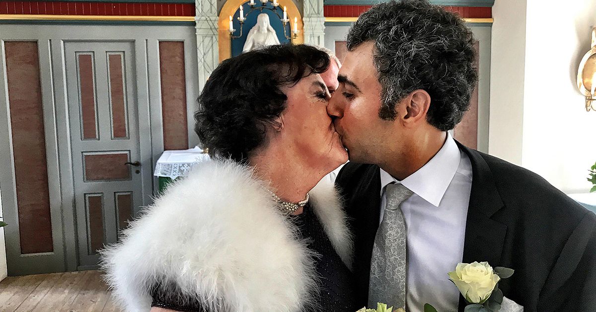 Efter fyra års kamp – här gifter sig Ulla och Hamzeh | SVT Nyheter