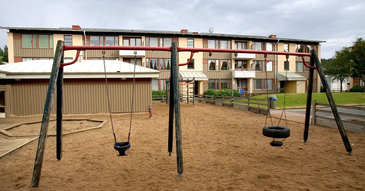 Kvinna i 20-årsåldern utsatt för våldtäktsförsök vid lekplats | SVT Nyheter Kvinna i 20-årsåldern utsatt för våldtäktsförsök vid lekplats | SVT Nyheter