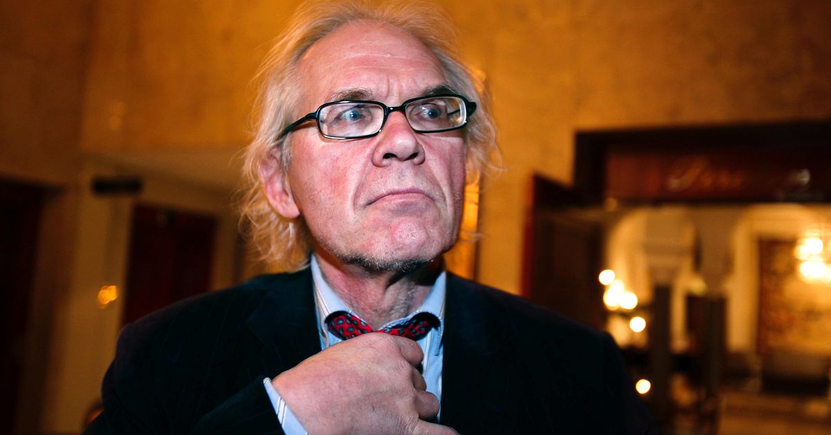 Vilks skriver bok om rondellhunden | SVT Nyheter