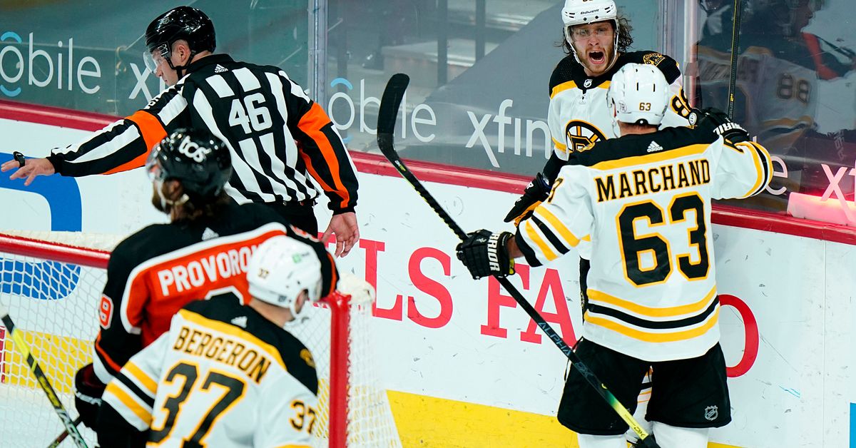 Ishockey: Hattrick av Pastrnak efter långa skadefrånvaron | SVT Sport