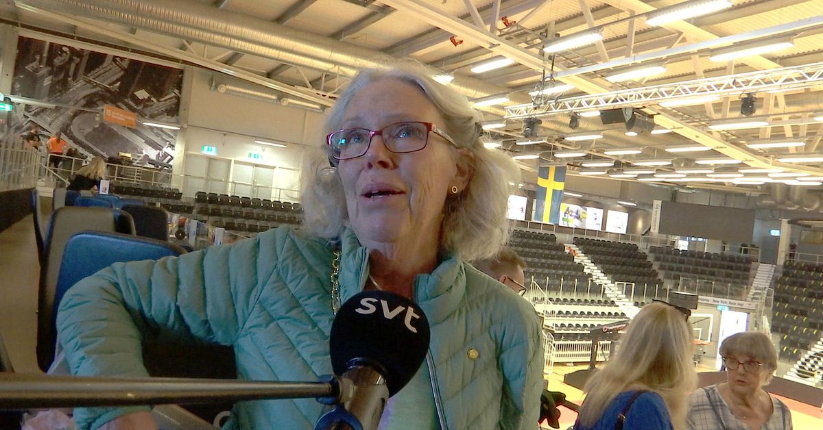 Se publikreaktionerna efter SM-guldet | SVT Nyheter