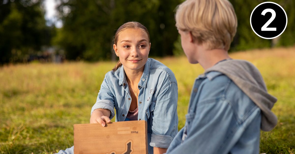Filmrecension: Begåvade folkliga skådespelare räddar inte Sune – uppdrag midsommar | SVT Nyheter