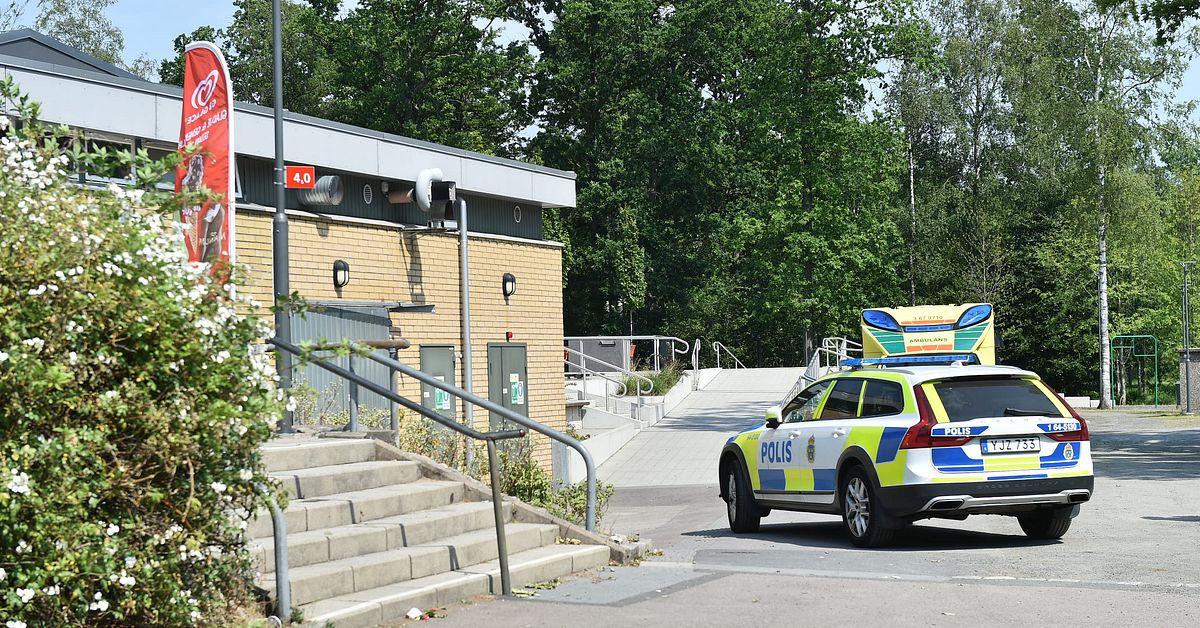 Ett barn till sjukhus efter drunkningslarm på bad i Perstorp | SVT Nyheter