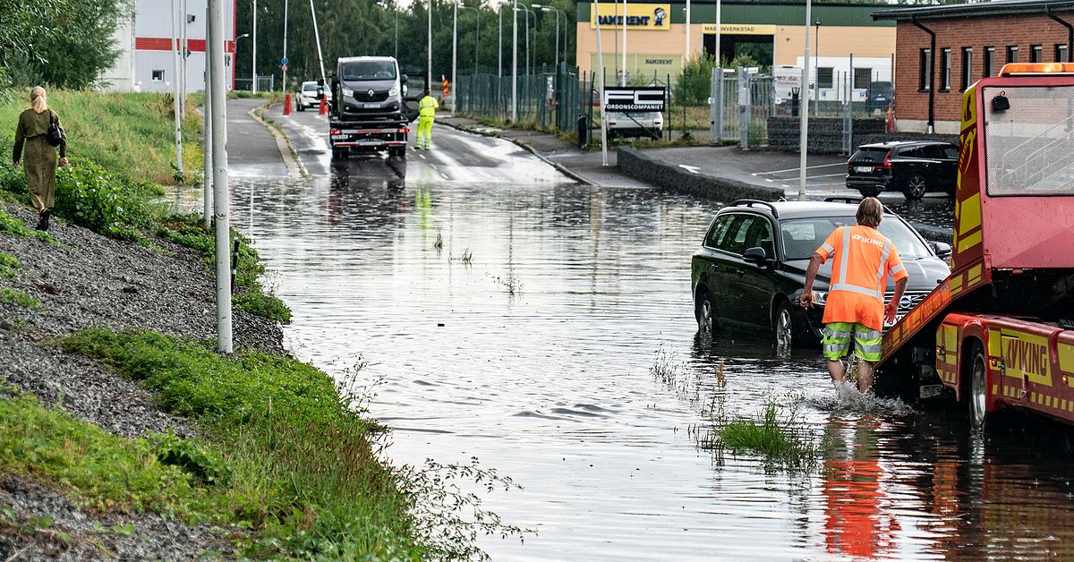 Fortsatta störningar i tågtrafiken – banvall spolades bort | SVT Nyheter