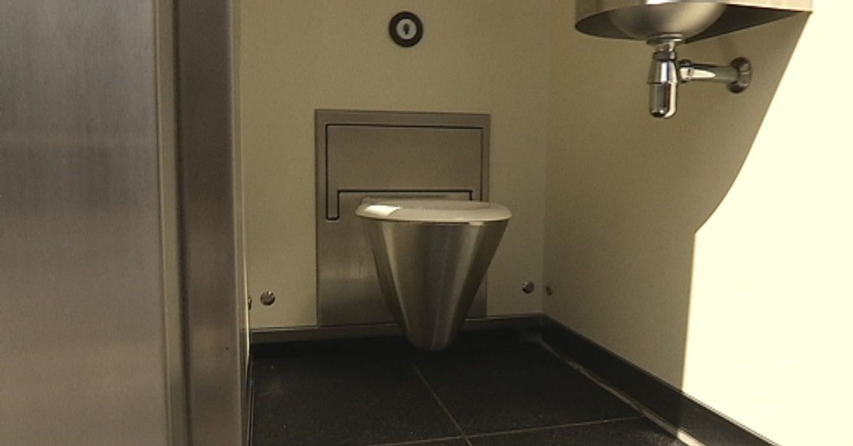 Supertoaletterna ur funktion | SVT Nyheter