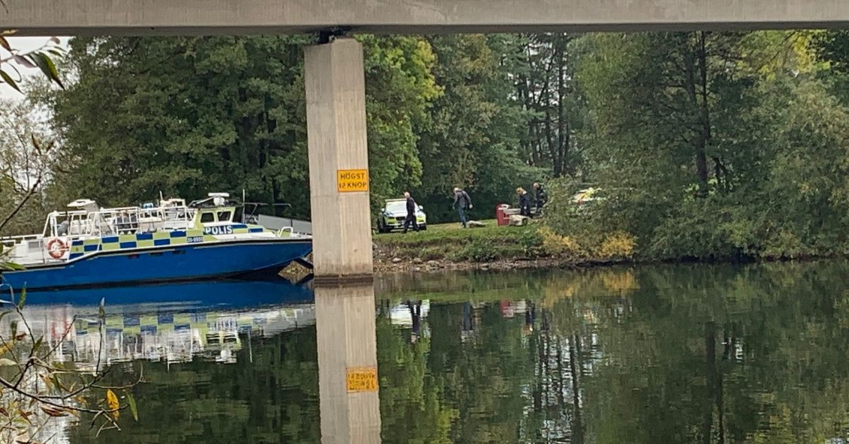 Kropp Hittad I Sjö Söder Om Stockholm Polisen Utreder Mord Svt Nyheter