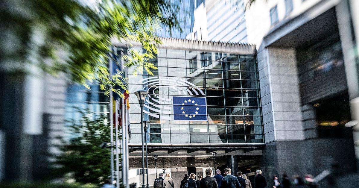 EU-parlamentet stämmer EU-kommissionen | SVT Nyheter