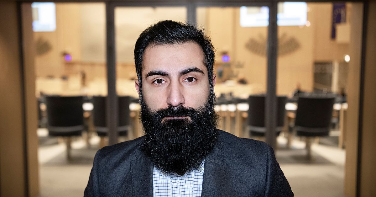 Hanif Bali satsar på kommunpolitik i Österåker | SVT Nyheter
