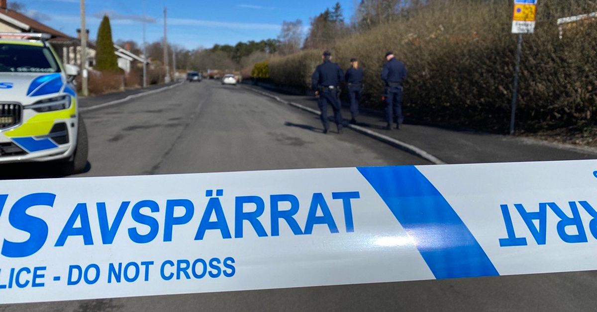 Man Hittad Avliden På En Villatomt I Södertälje Polisen Utreder Mord