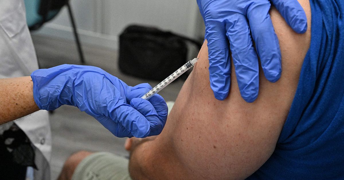Vaccin mot apkoppor kan ges till fler | SVT Nyheter