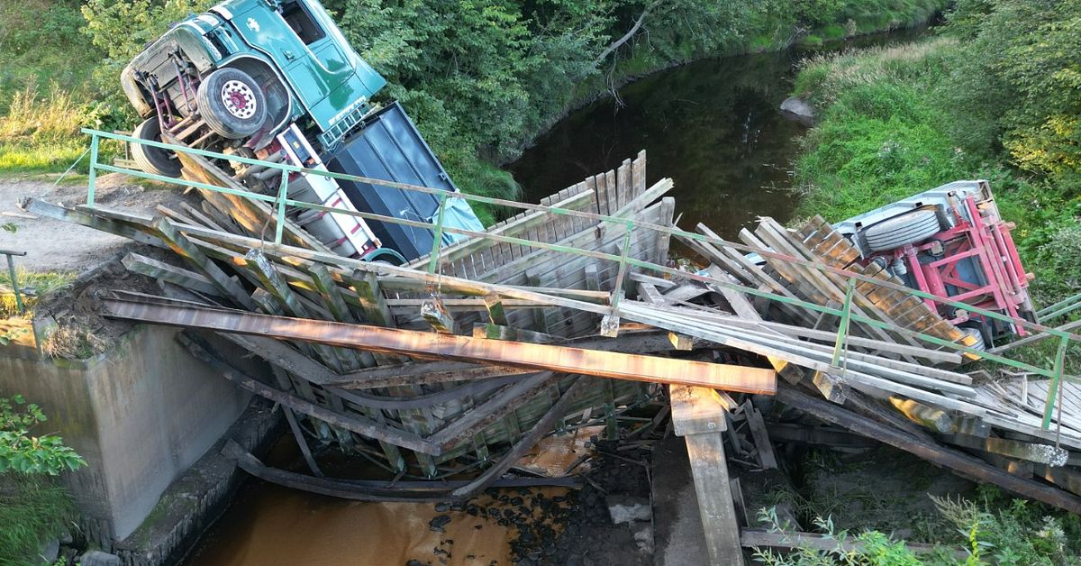 Bro över Säveån i Vårgårda har rasat – olycka med lastbil | SVT Nyheter