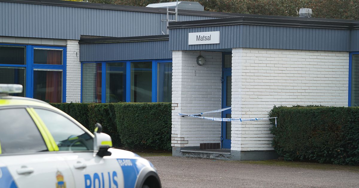 15 åring åtalas För Försök Till Mord Efter Knivskärning På Skola I