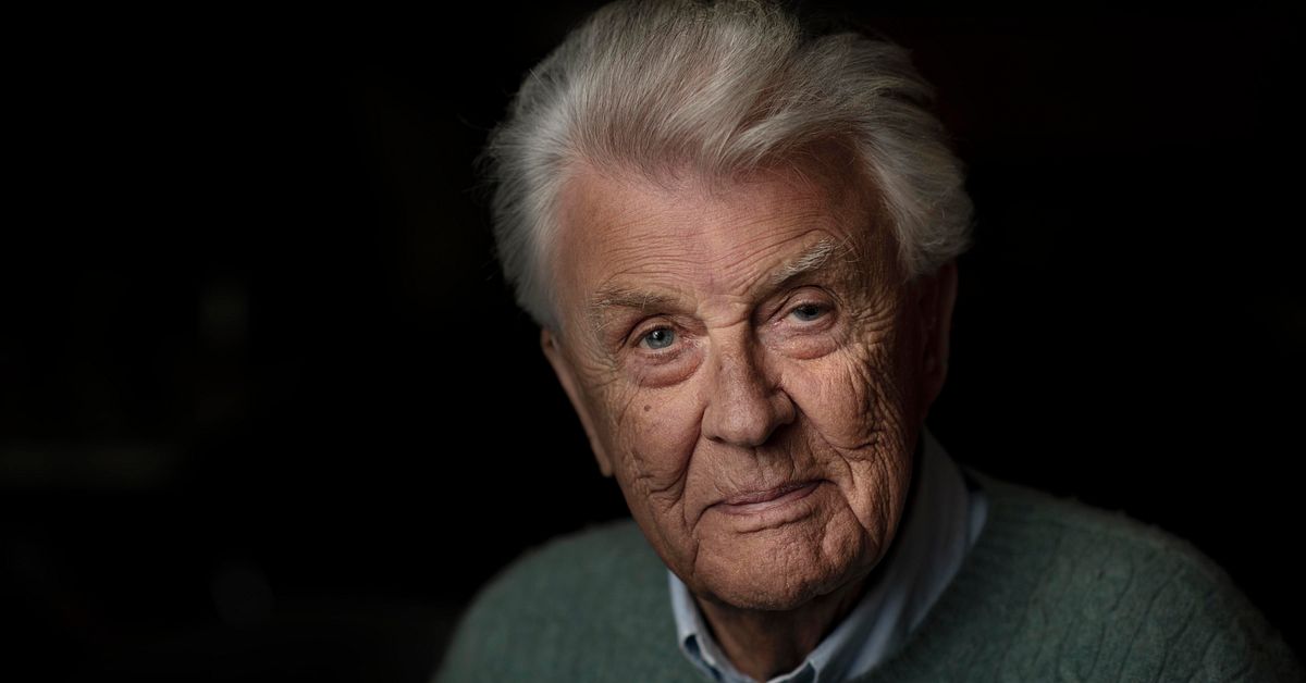 Artisten och skådespelaren Sven-Bertil Taube död | SVT Nyheter