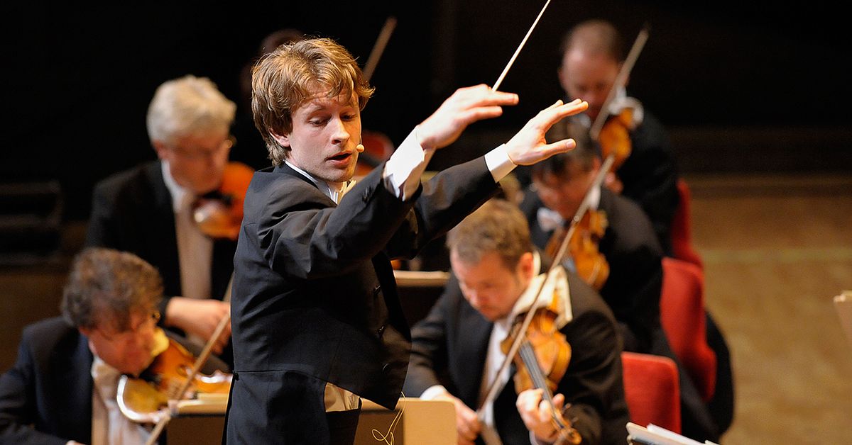 Daniel Blendulf ny chefdirigent för Dalasinfoniettan | SVT Nyheter