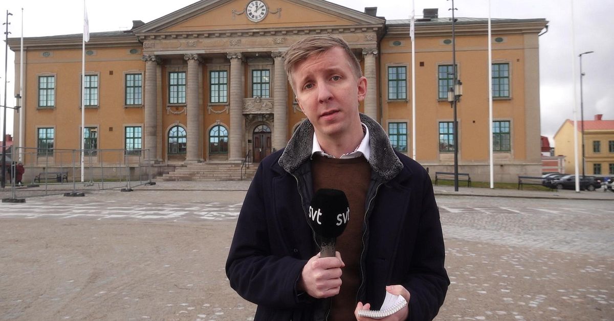 Reportern på plats i rättssalen – larmsamtalet spelades upp | SVT Nyheter