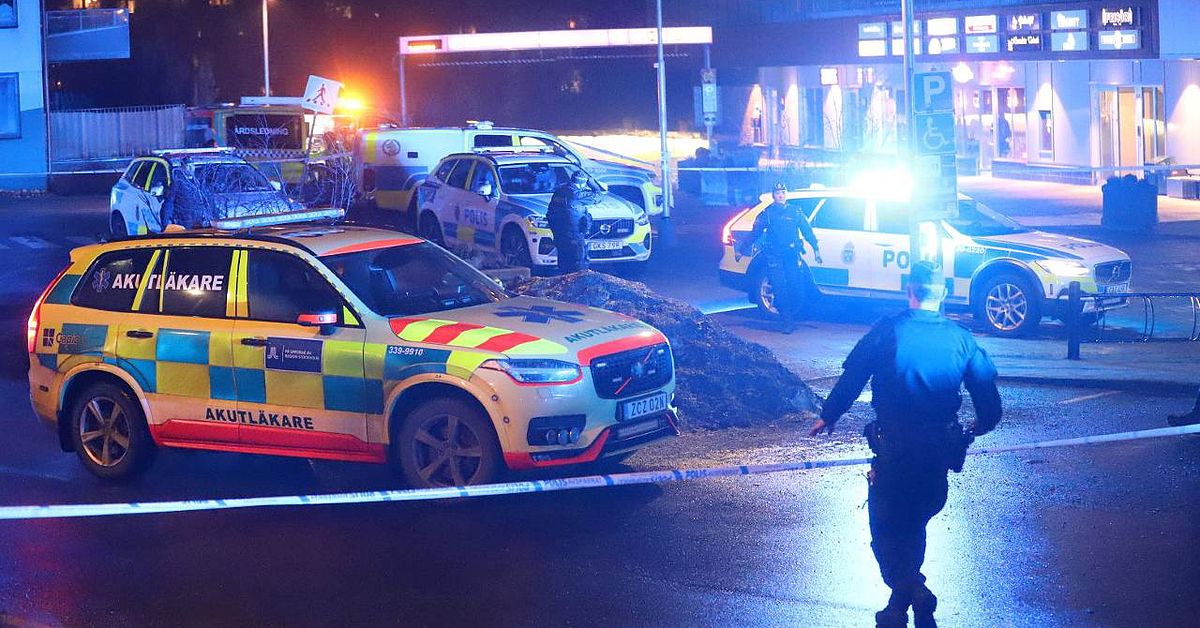 Flera åtalas för inblandning i mordet i Huvudsta centrum | SVT Nyheter
