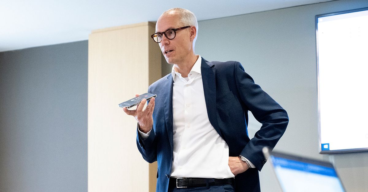 Sveriges Nato-förhandlare slutar | SVT Nyheter